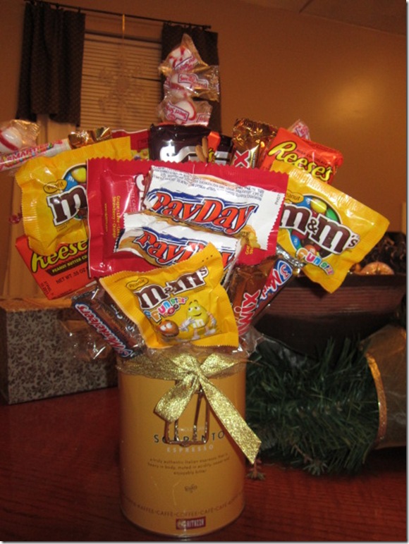 Super Easy Gift Idea: Candy Bar Arrangement - Made by Carli